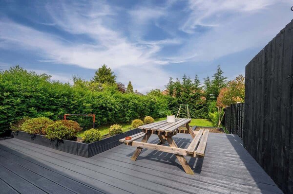 Hale Family Home Summ - Knutsford