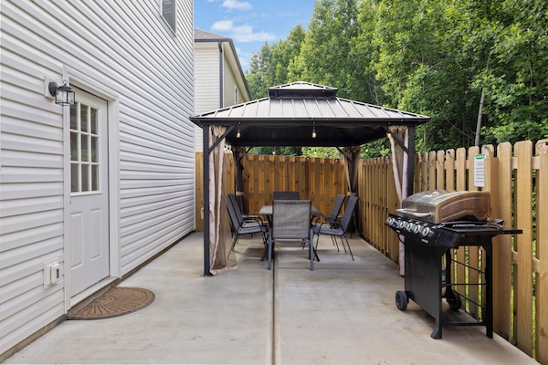 Modern, Stylish House, Close To The Airport, Uptown, Carowinds, With Game Room! - Lake Wylie, SC