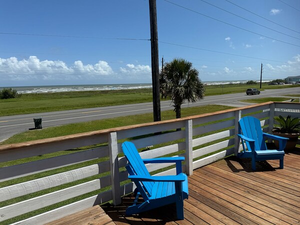 Beautiful Unobstructed View Of Surf From This Comfortable 4 Bedroom Home. - Jamaica Beach, TX