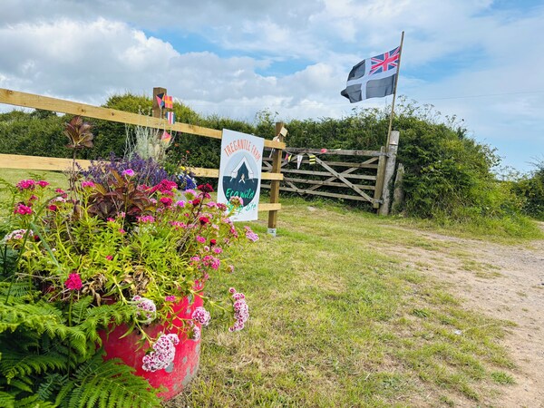 Coastal Charm: Luxury Safari Tent (Cornish Vibes)  Rame Peninsula Glamping - Saltash