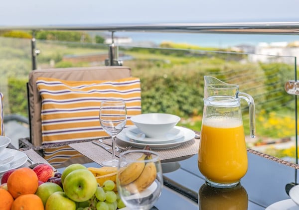 4 Beach View - Crantock - Perranporth