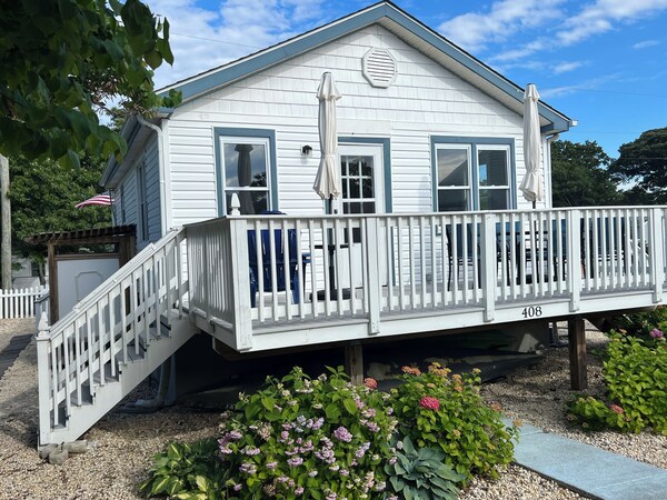 Charming Bayfront Cottage!! Peaceful Escape With Stunning Sunsets. - Cape May, NJ