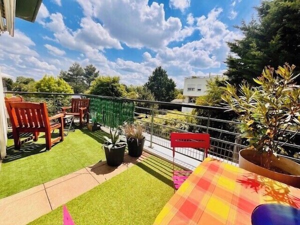 Apartment With Terrace And Pool - La Rochelle