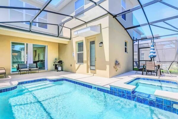 Super Neat - Private Pool Hot Tub - Sleeps 17 - Kissimmee