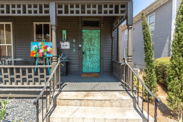 Loft Atelier: Downtown Luxury + Easy Parking - Macon