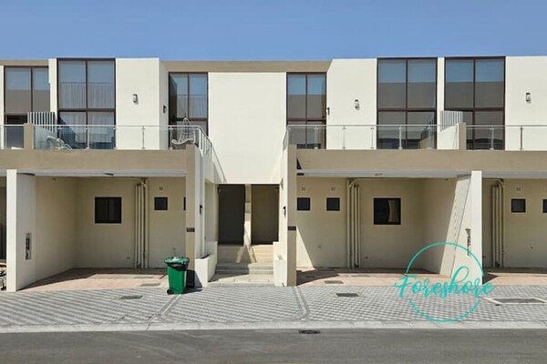 Size 4 Bedroom Plus Maid's Room Villa - Dubaï
