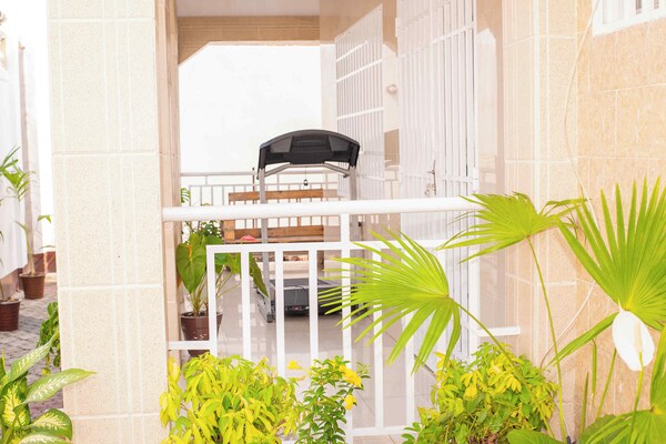 Modern, Air-conditioned House With Everything You Need For A Pleasant Stay In Congo - Brazzaville