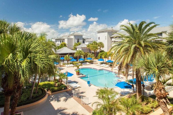 Near Florida Beach | Golf. Outdoor Pool. Gym. - Stuart, FL