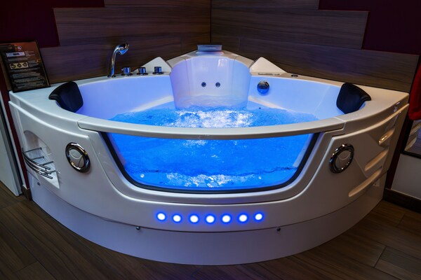 Suite Unique Et Romantique Avec Spa Privatif - Voiron