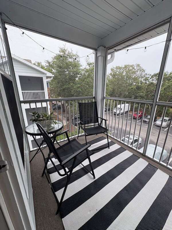 Queen Suite Upscale Comfort + Privacy - Tampa Airport (TPA)