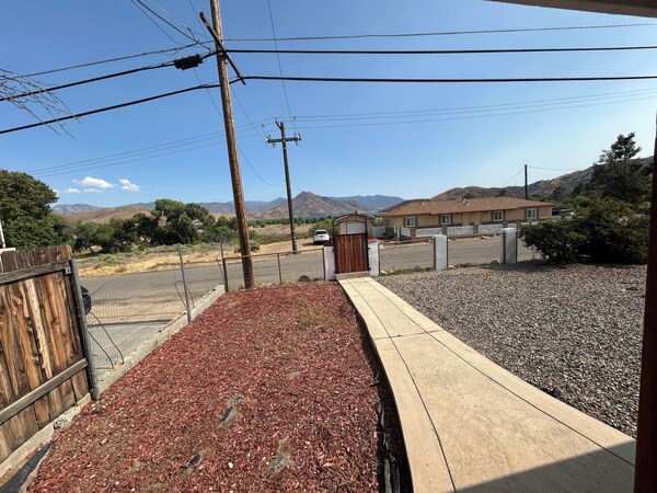 Cozy Studio Getaway In Wofford Heights Near To Lake, River  And Hiking Trails! - Wofford Heights