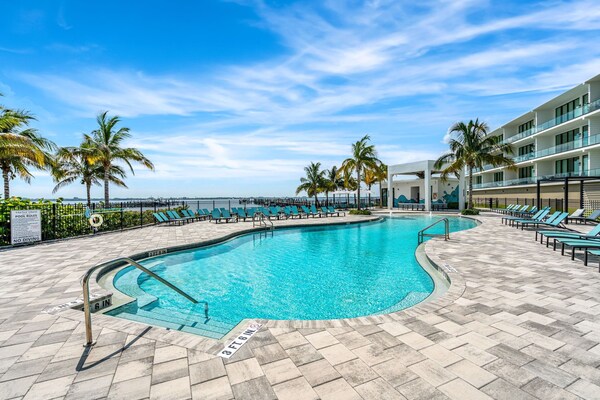 Newly Renovated | Luxe Condo W/ Riverfront Views, Pool & Resort Amenities! - Melbourne Beach, FL