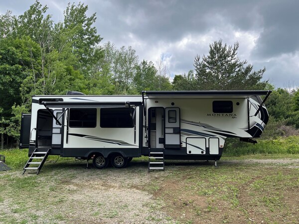 Canandaigua Lake Access Via 3 Private Beaches And Park - Rv With Ac, Hot Tub - Finger Lakes, NY