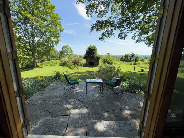 Summit Retreat:2br/2bath Rustic Beauty + Yoga Room - Greenfield, MA