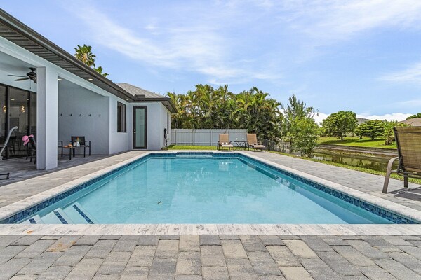 Heated Pool & Kayaks For Adventure - Waterfront Getaway - Roelens - Fort Myers, FL