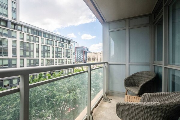 Amazing 2br Suite - Heart Of Toronto - Free Parking - Toronto