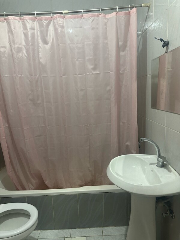 Charming 1-bedroom Apartment With Wifi, Ac In Lovely Jabal Amman - Amman