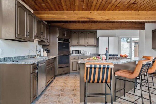 Pickering Lodge - Mtn View, Game Room, Hot Tub - New Hampshire