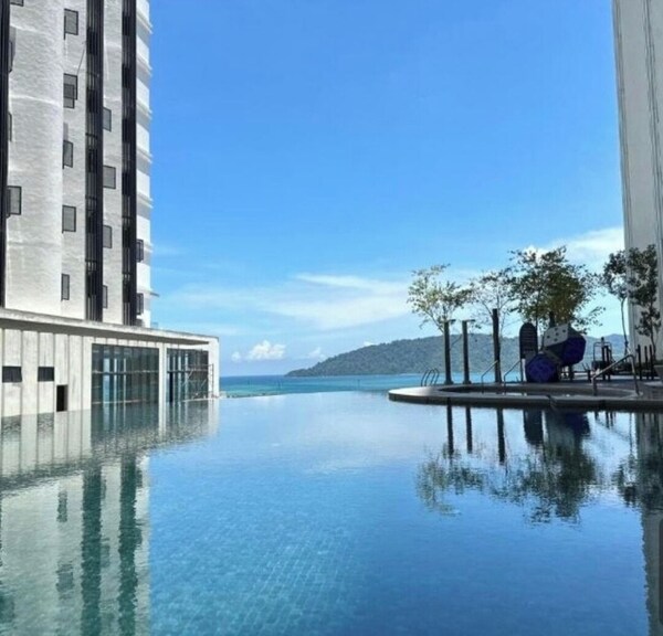 Dots 21  Seaview High Floor Suite - Kota Kinabalu