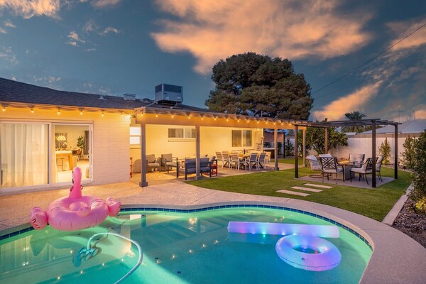 4 Br/3 Bath Old Town Gem - Cabana - Heated Pool & Tub - Games - Firepit - Bbq - Phoenix, AZ