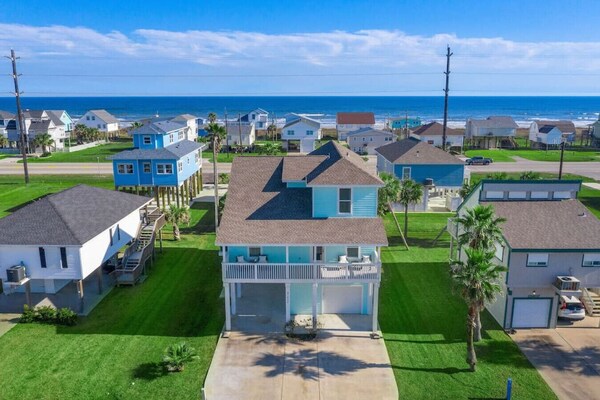 Beach House W/ Game Room, Pool Table, Ocean Views - Galveston, TX