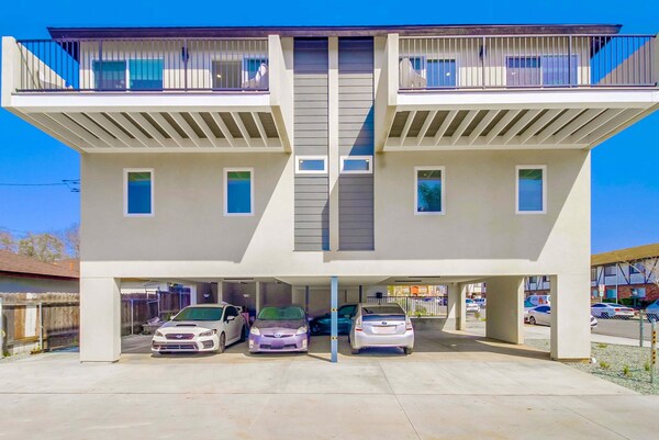 Modern 3-br Home Near San Diego Downtown & Beach - National City, CA