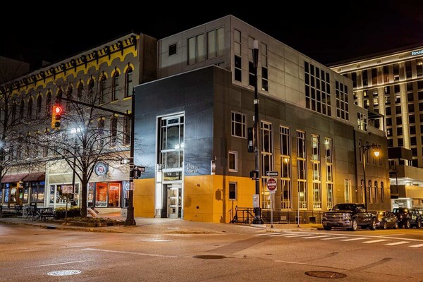 3 Private King Suites - The Finnley Hotel - Grand Rapids, MI