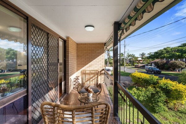 Unbeatable Value | Group/family | Roomy/convenient - Brisbane