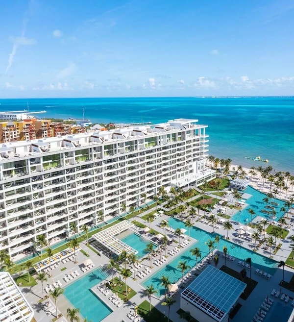 Tropical Luxury Awaits At Garza Blanca Resort & Spa In Vibrant Cancun - Cancún