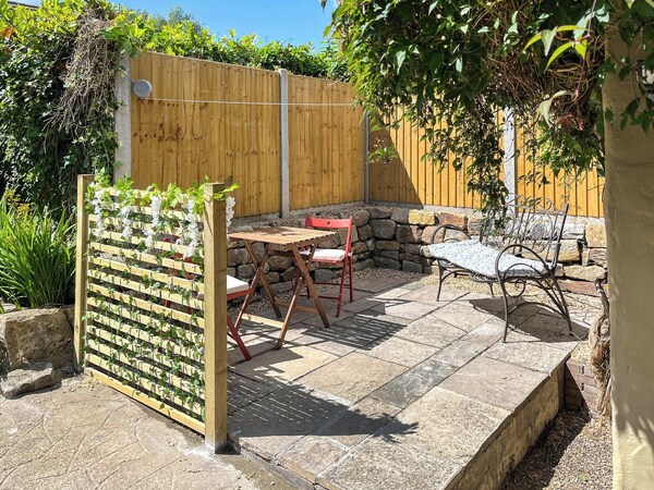 1 Bedroom Accommodation In Harrogate - Harrogate