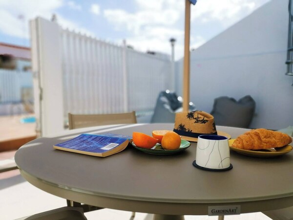 Stylish 2 Bed Bungalow By Pride Holiday Rentals - Playa del Inglés