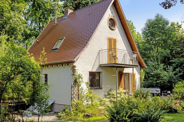 Ferienwohnung 'Allgaierarthaus' Mit Privatterrasse, Gemeinschaftsgarten Und Wi-fi - Bad Waldsee