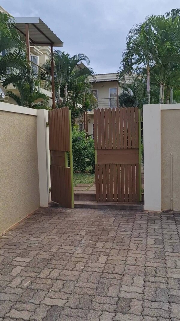 Villa Palmiste - 3 Bed - 2 Mins Walk To The Beach, Bars, Resto & Supermarket - Mauritius