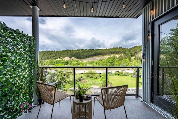 Apres Ski | Dt | Mtnview | Topfloor | Ac | Sleep 6 - Golden