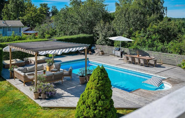 Gorgeous Home In Tullinge With Sauna - Stockholm