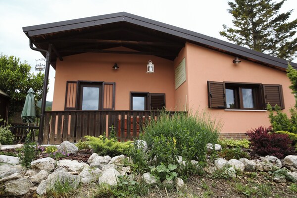 Galileo Holiday House. Nature And Relaxation With Sauna, Swimming Pool And Pets Allowed. - Campo Imperatore