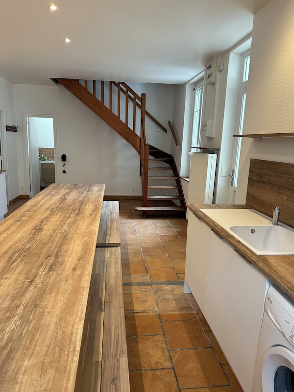 Maison Familiale, 13 Lits, 3 Sdb, 3 Wc, Terrasse, Jardin, Parking Gratuit - Bourges