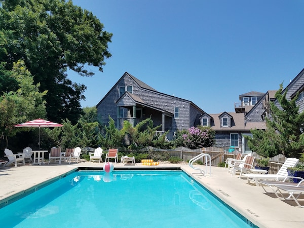 Cv5: Portsmouth -1st Floor, 2br Villa, Best Views Of Silver Lake! - Ocracoke, NC