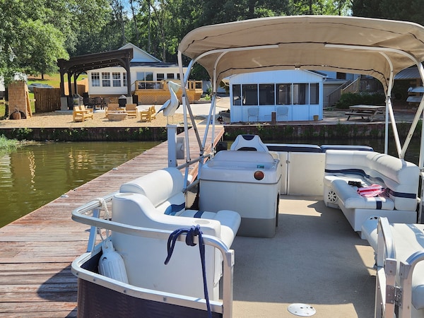 Lake Greenwood Lodge-main House And Guest House- Boats And Pups Welcome - Greenwood, SC