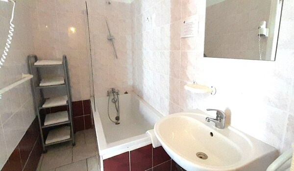 Group Accommodation In Villandry With Terrace - Centro