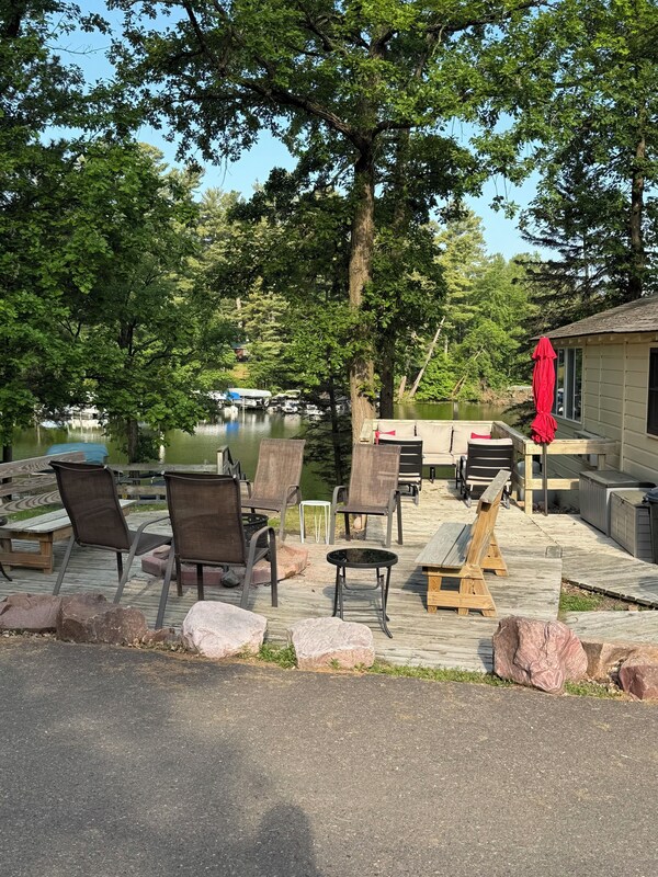Relax & Recharge At Our Cozy 3-bedroom Cabin On Beautiful Ojaski Lake - Rice Lake, WI