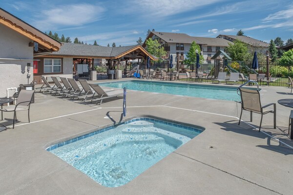 New Listing-edelweiss Escape-in Town, Pool, Hot Tub - Leavenworth, WA