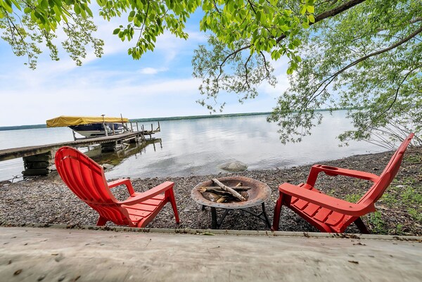 New! Peaceful Lakefront Getaway On Cayuga Lake - Interlaken