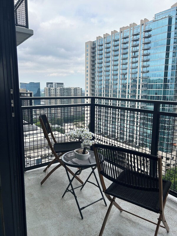 16th Floor 1-bedroom Apartment In Lovely Midtown With Ac, Wifi, Pool Near Fox - Buckhead, GA