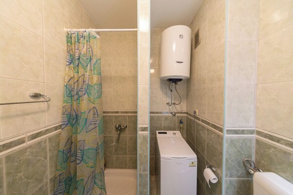 Lovely 2 Bdr Apartment In Heart Of Kotor - コトル