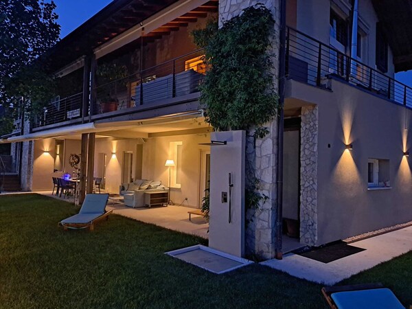 4-bedroom Villa In Brilliant Castion Veronese With Wifi, Ac.  A Luxury Villa - Garda