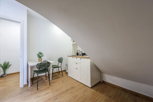 Simple & Quiet Stay Near Retiro: Ideal For Couples - Madrid