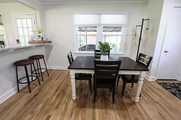 Pet & Family Friendly 3-bedroom Home In Charming Greenville - Travelers Rest, SC