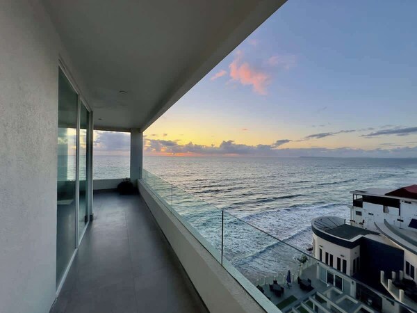 Aqua Tower 3br-3ba Beachfront Condo In Playas De Tijuana - Imperial Beach, CA