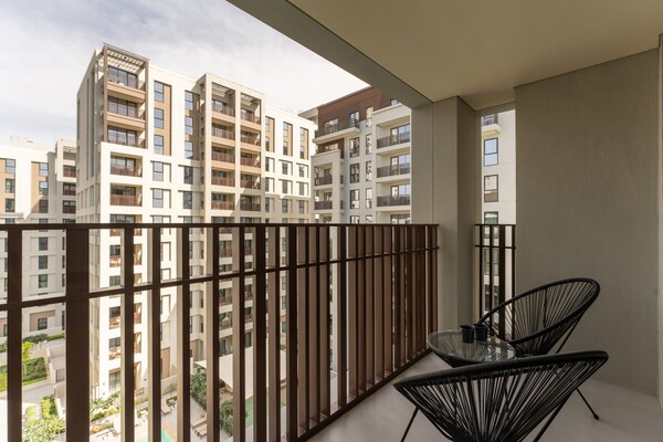 Serene Hideaway W/ Top Facilities In Creek Beach - Charjah